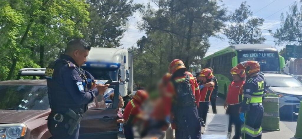 Conductor es atacado a balazos en el Anillo Periférico
